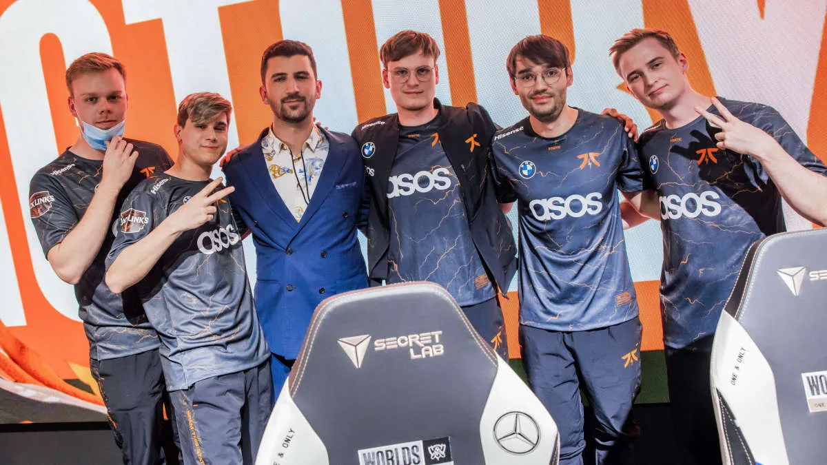 Fnatic advanced to the Worlds 2022 group stage from the first place in ...