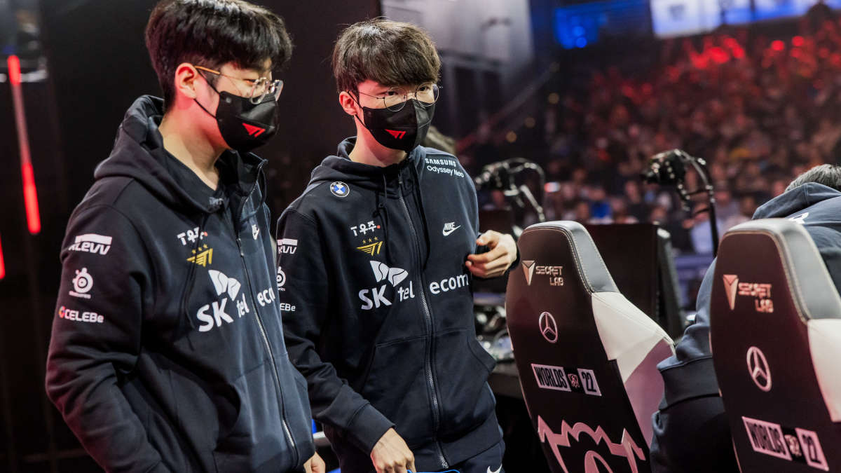 Edward Gaming, Fnatic and T1 share the lead in Group A at Worlds 2022. LoL news - eSports events ...